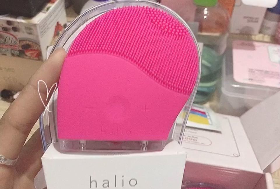 Halio Facial Cleansing & Massaging Device Hot Pink Limited Edition ...